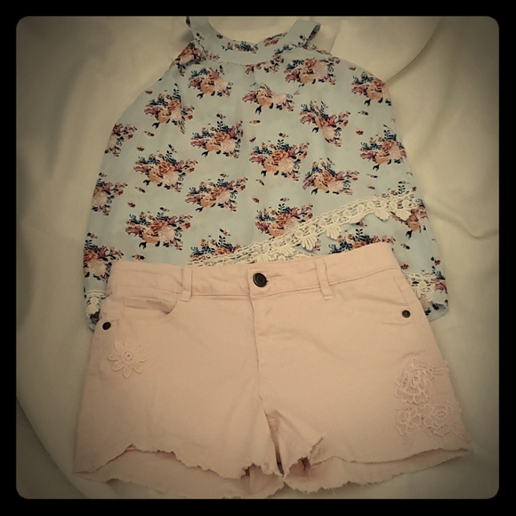 Epic Threads | Bottoms | Epic Threads Applique Shorts | Poshmark
